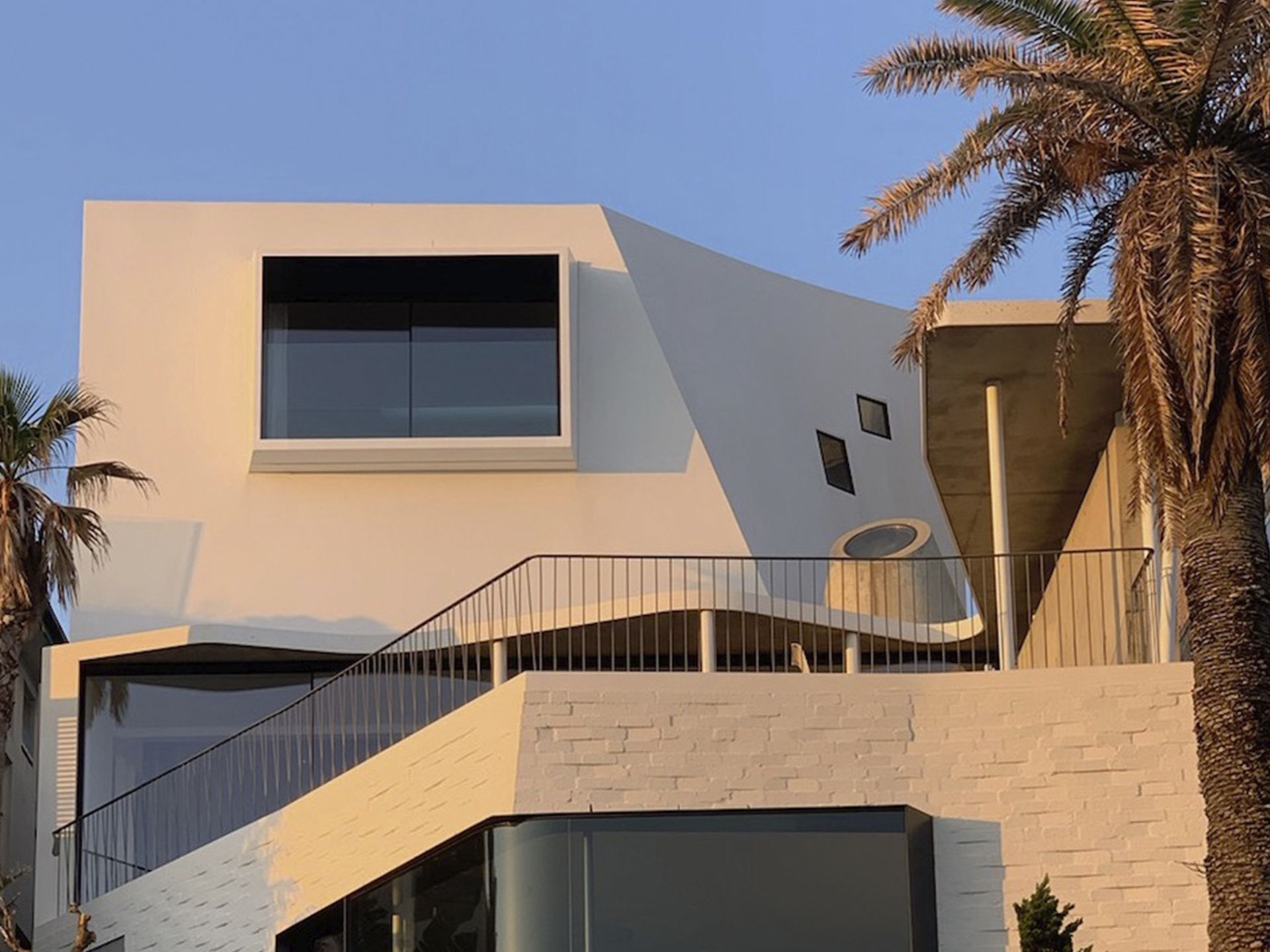 Tamarama House | Durbach Block Jaggers Architects - Sydney, Australia